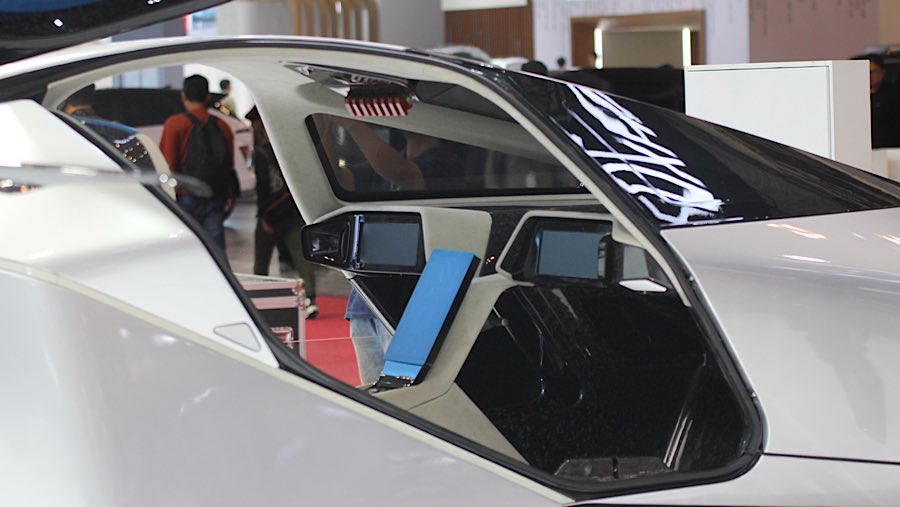 Mobil Terbang Buatan Produsen China Mejeng di GIIAS 2025 - Foto